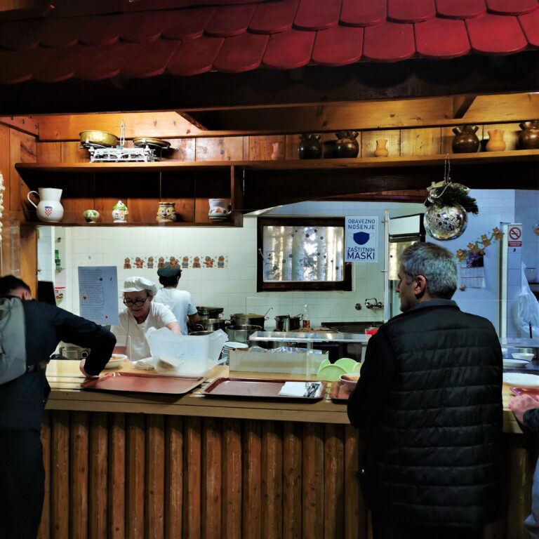 Puntijarka na Sljemenu planinarima nudi gastro utjehu - Eat Out Zagreb